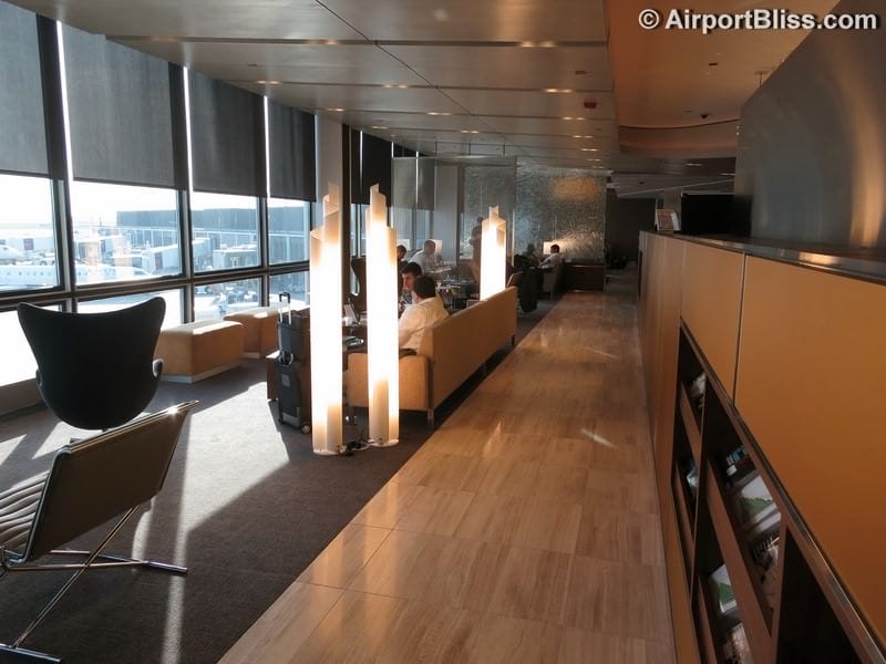 Lounge Review: United Club - ORD T2, Gate F9 - LoungeReview.com