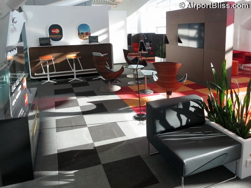 Lounge Review: MasterCard Business Lounge – OTP – LoungeReview.com