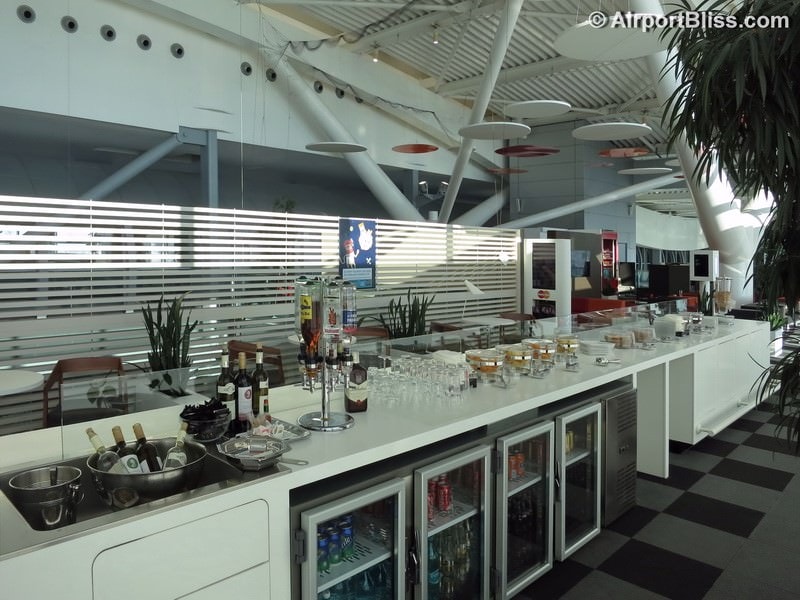 Lounge Review: MasterCard Business Lounge – OTP – LoungeReview.com
