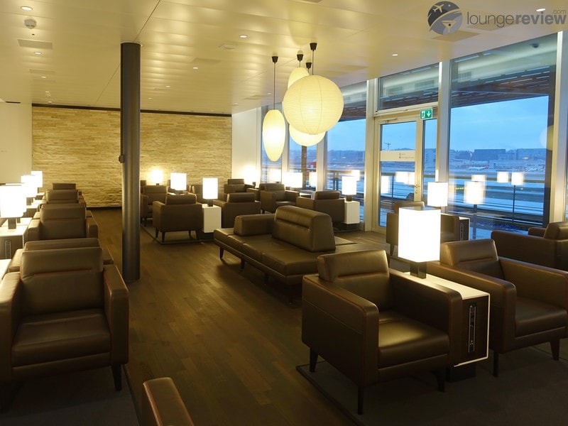 Lounge Review: SWISS Business Lounge - ZRH E (Non-Schengen ... Lounge Review: SWISS Business Lounge - ZRH E (Non-Schengen ...
