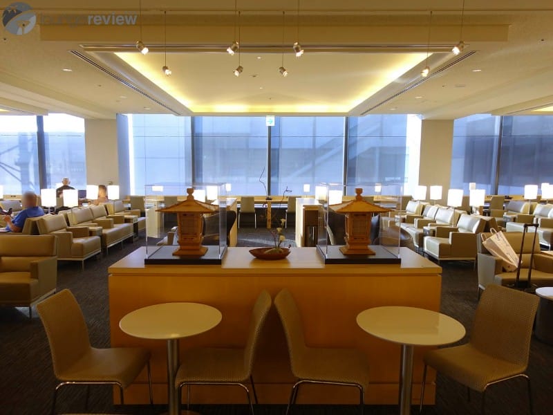 Lounge Review: United Club - NRT - LoungeReview.com