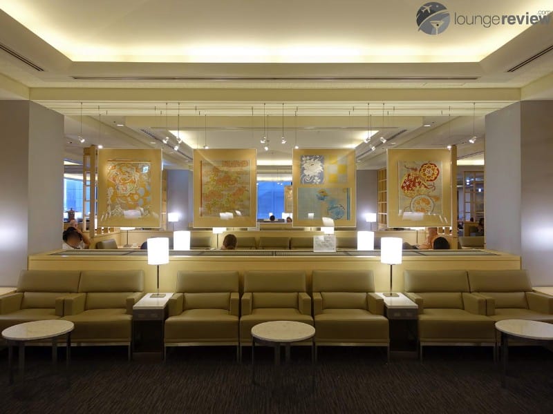 Lounge Review: United Club - NRT - LoungeReview.com