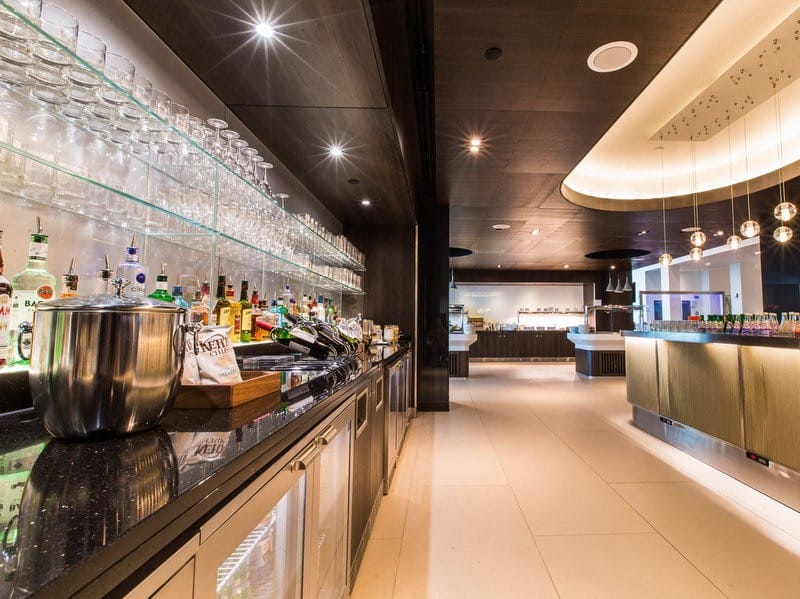 Lounge Review: British Airways Club Lounge - LGW - LoungeReview.com