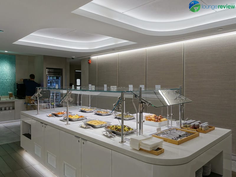 Lounge Review: American Airlines Flagship Lounge - ORD - LoungeReview.com