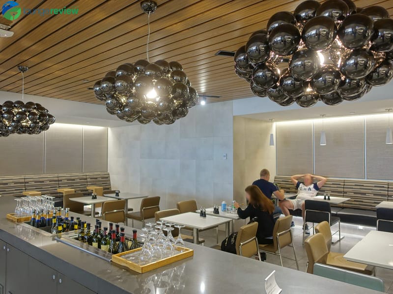 Lounge Review: American Airlines Flagship Lounge - ORD - LoungeReview.com