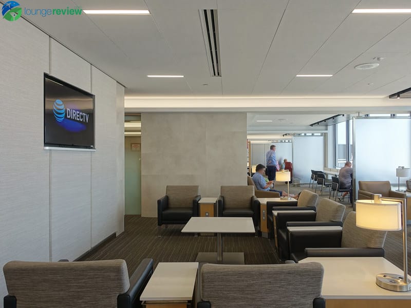 Lounge Review: American Airlines Flagship Lounge - ORD - LoungeReview.com