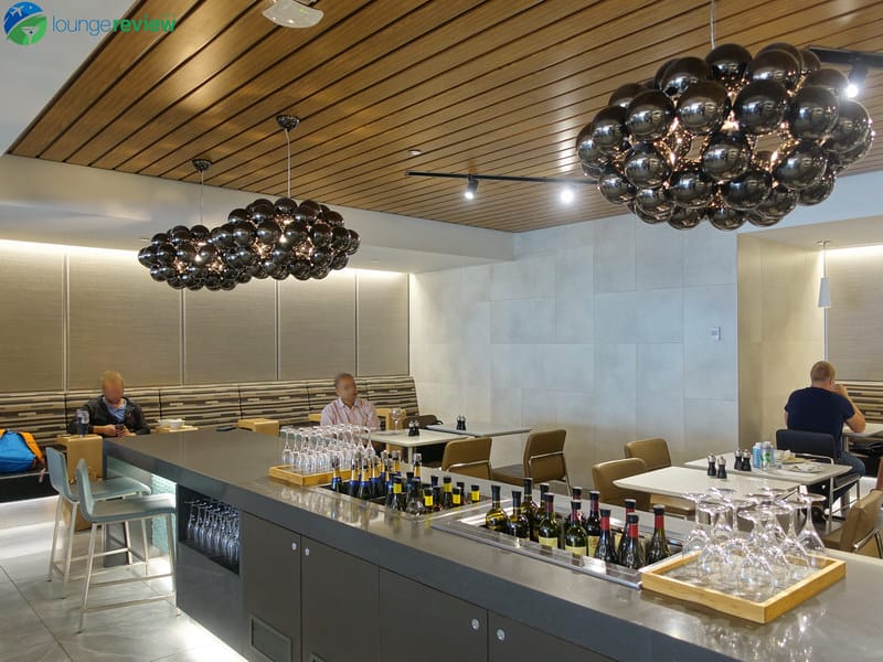 Lounge Review: American Airlines Flagship Lounge - ORD - LoungeReview.com