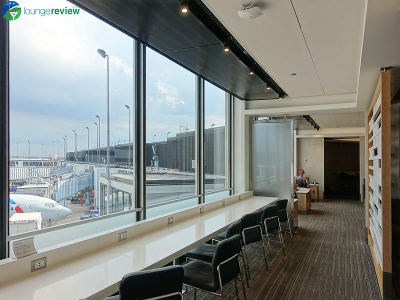 Lounge Review: American Airlines Flagship Lounge - ORD - LoungeReview.com