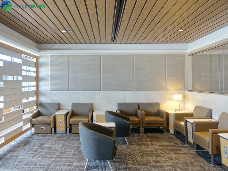 Lounge Review: American Airlines Flagship Lounge - ORD - LoungeReview.com