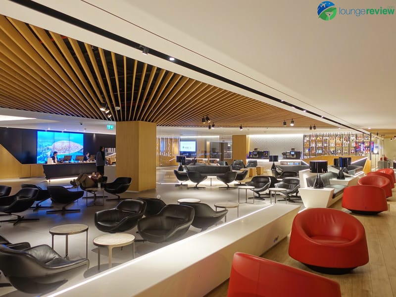 Lounge Review: MEA Cedar Lounge - BEY - LoungeReview.com