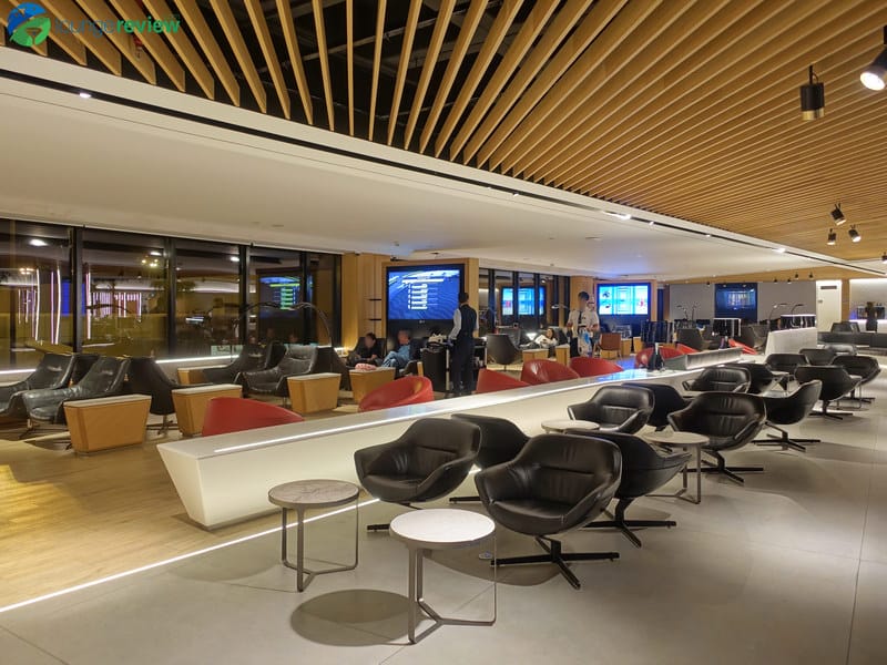 Lounge Review: MEA Cedar Lounge - BEY - LoungeReview.com