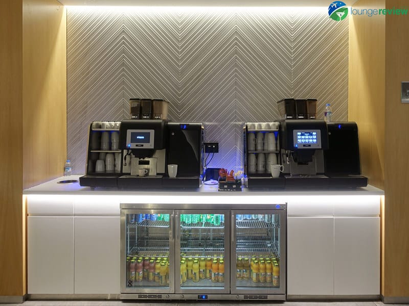 Lounge Review: MEA Cedar Lounge - BEY - LoungeReview.com