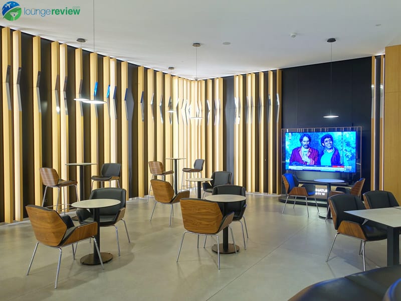 Lounge Review: MEA Cedar Lounge - BEY - LoungeReview.com