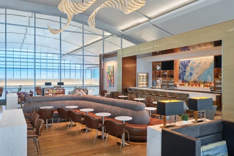 Delta is the first US airline to re-open all lounges - LoungeReview.com