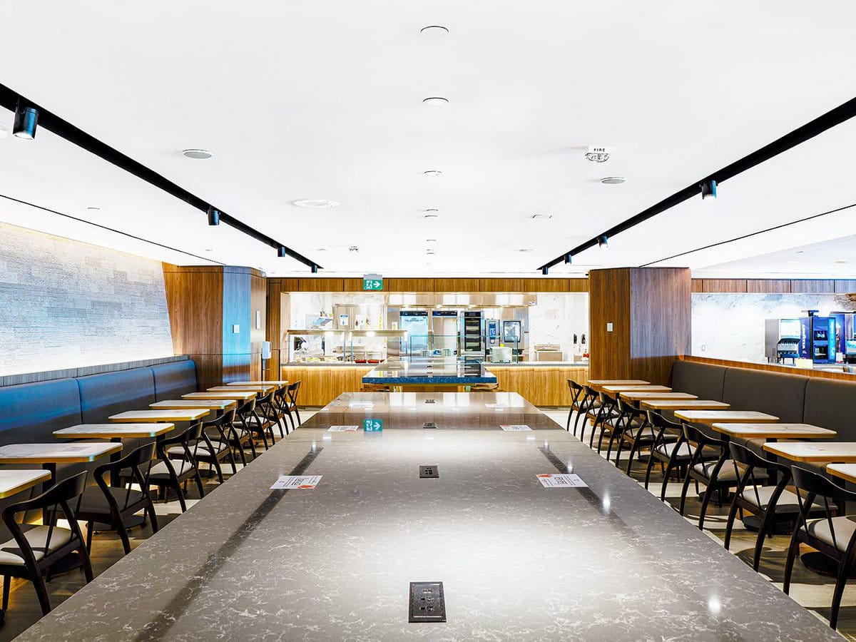 Lounge Review: Plaza Premium Lounge - YYZ T3 International C32 ...