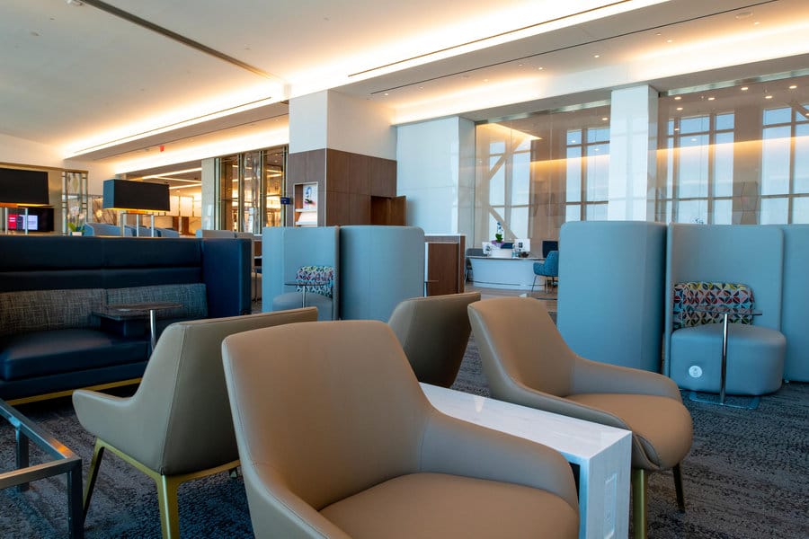 Lounge Review: Delta Sky Club - LGA Terminal C - LoungeReview.com