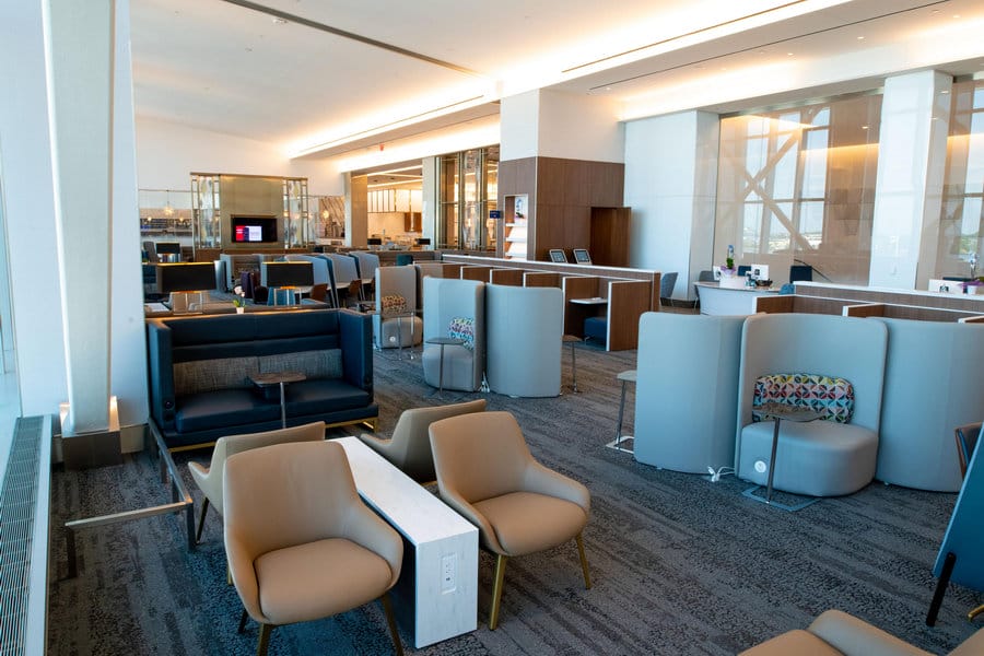 Lounge Review: Delta Sky Club - LGA Terminal C - LoungeReview.com