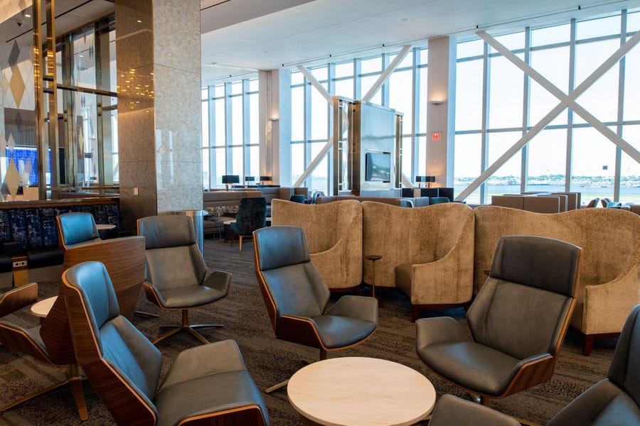 Lounge Review: Delta Sky Club - LGA Terminal C - LoungeReview.com