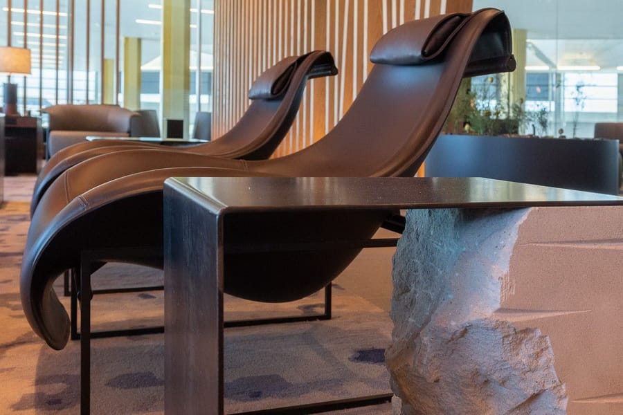 Lounge Review: American Airlines Admirals Club - DCA Terminal E ...