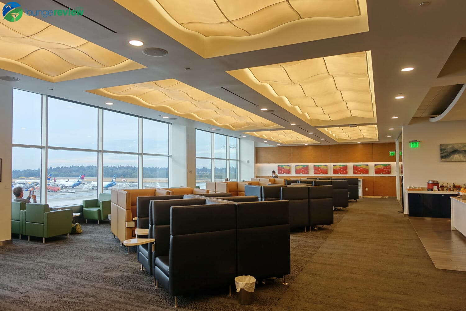 Lounge Review: The Club at SEA - SEA Satellite S above gate S9 ...