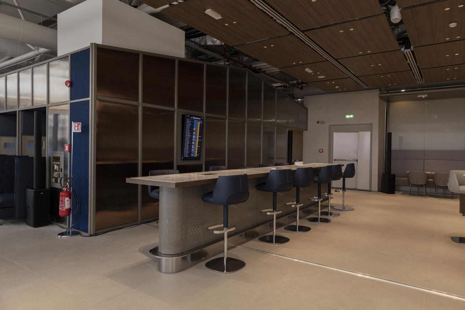 Lounge Review: ITA Airways Hangar Lounge - FCO - LoungeReview.com