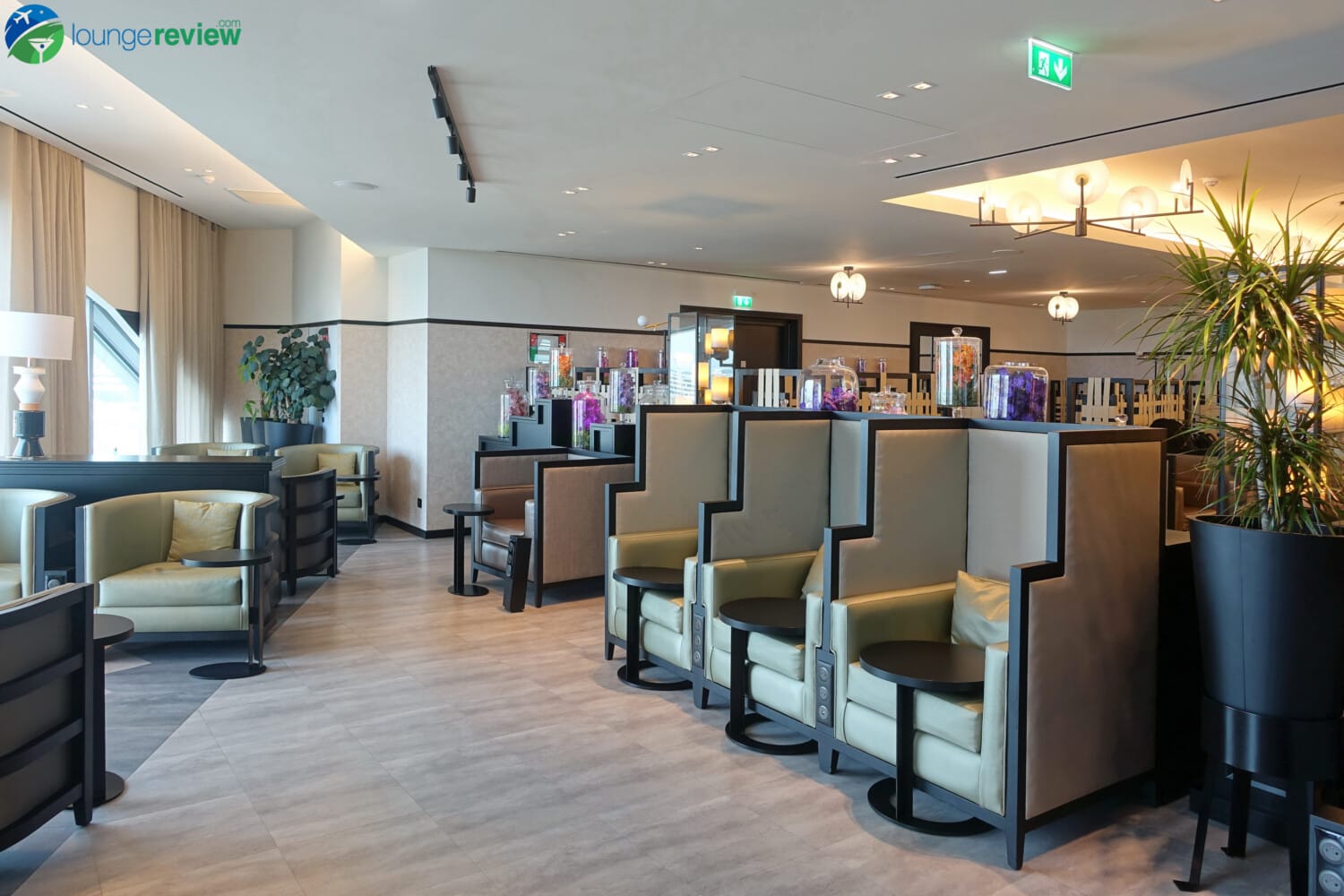 Lounge Review: Extime Lounge - CDG Terminal 2 - LoungeReview.com