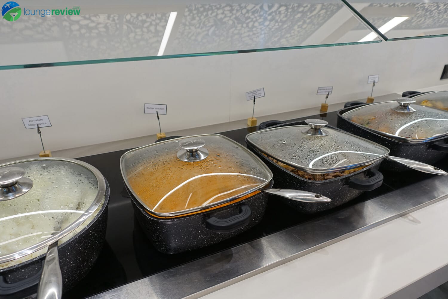 Lounge Review: Extime Lounge - CDG Terminal 2 - LoungeReview.com