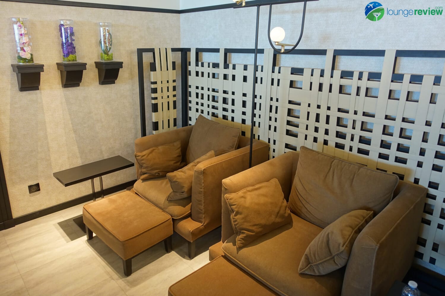 Lounge Review: Extime Lounge - CDG Terminal 2 - LoungeReview.com