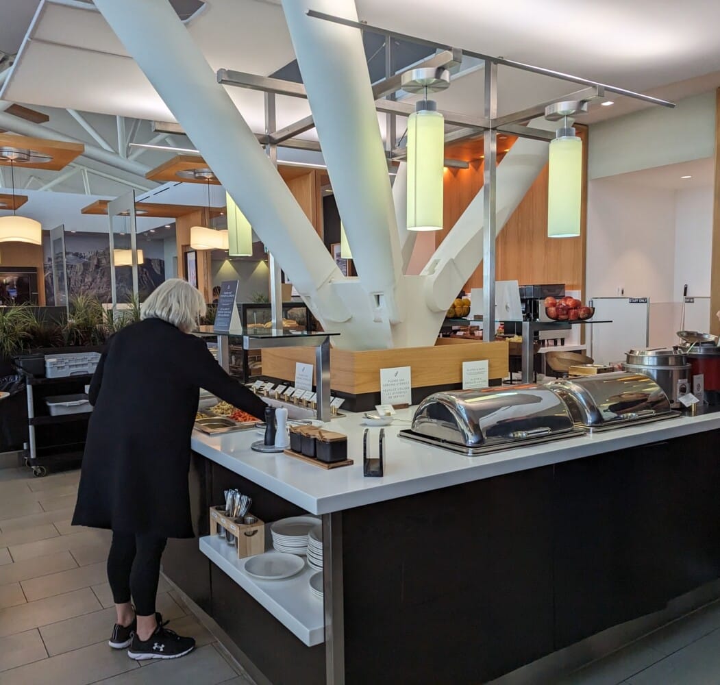 Lounge Review: Aspire Lounge International - YYC - LoungeReview.com