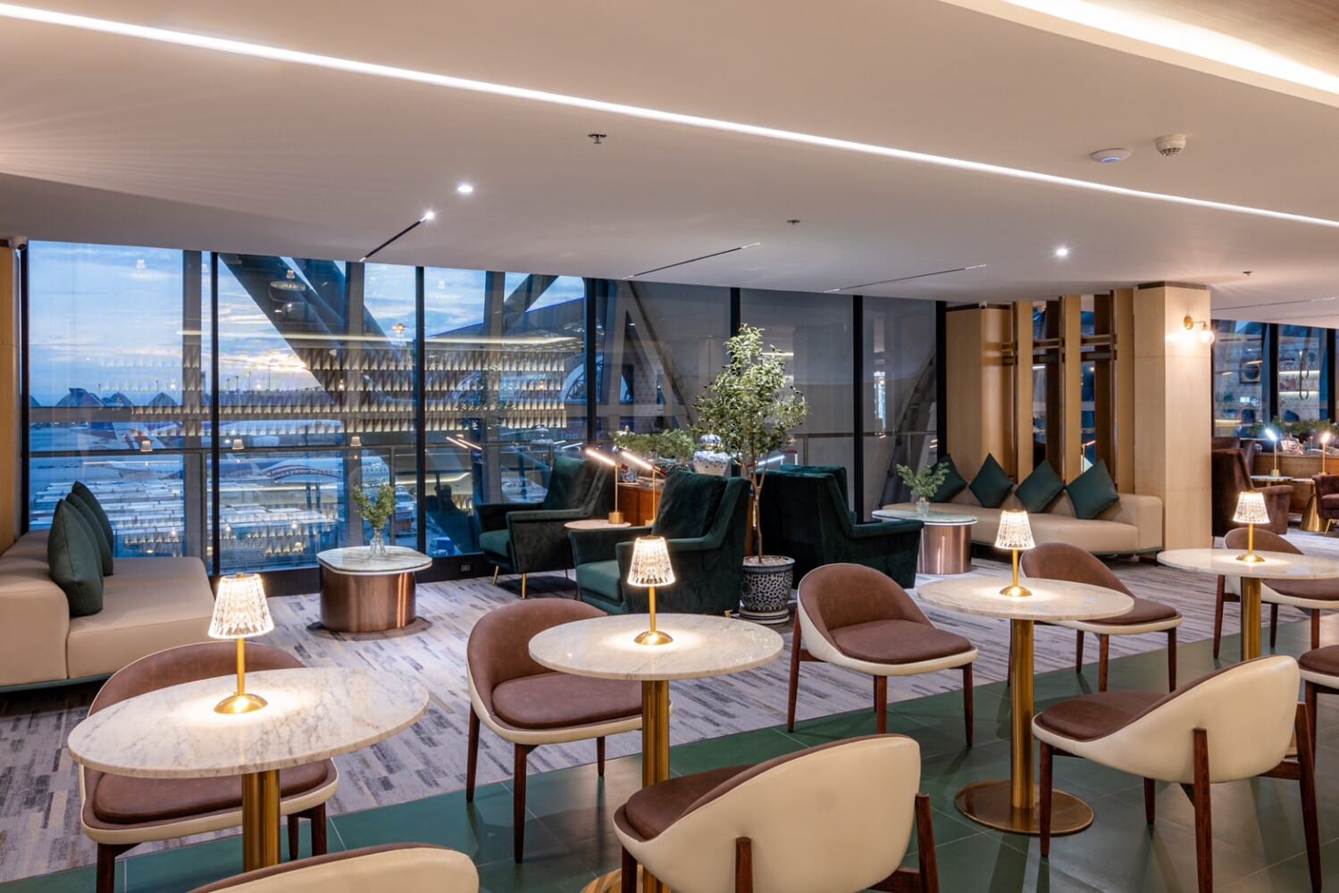Lounge Review: The Coral Finest Business Class Lounge (Cosmo) - BKK ...