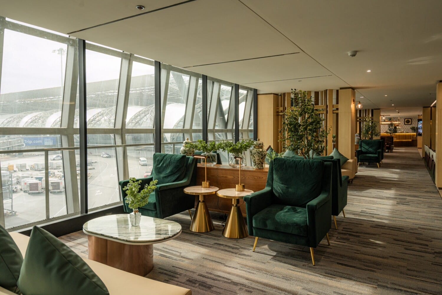 Lounge Review: The Coral Finest Business Class Lounge (Cosmo) - BKK ...