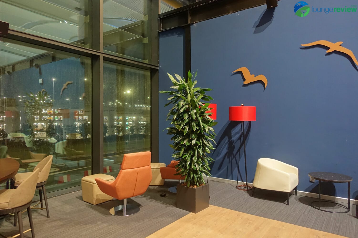 Lounge Review: IGA Pop-Up Lounge - IST - LoungeReview.com