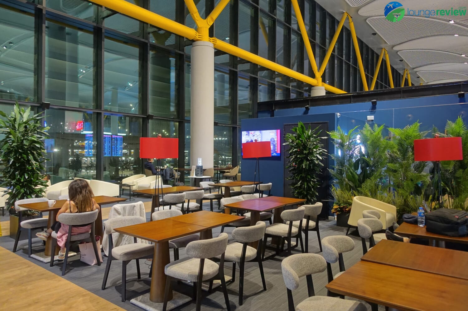 Lounge Review: IGA Pop-Up Lounge - IST - LoungeReview.com