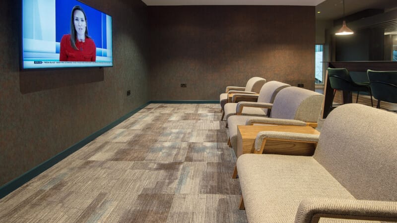 Lounge Review: Lomond Lounge - GLA - LoungeReview.com