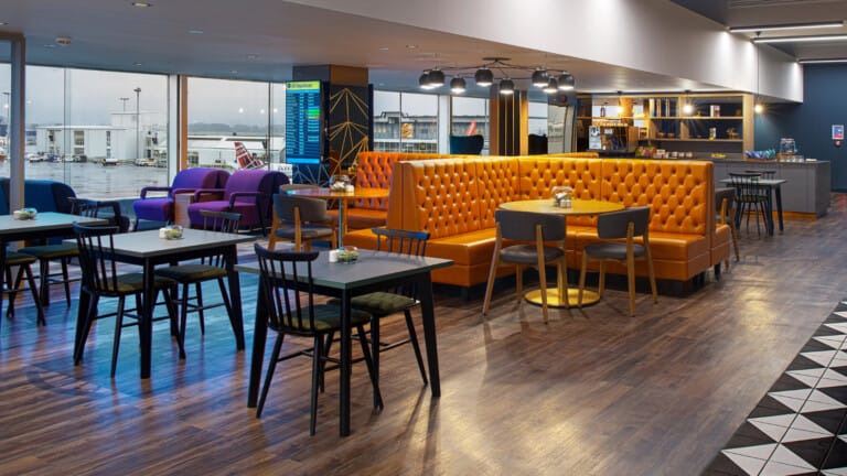 Lounge Review: Lomond Lounge - GLA - LoungeReview.com