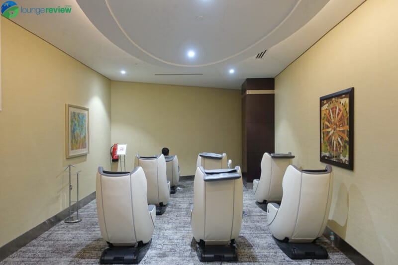 Lounge Review: flynas naSmiles Lounge operated by Hayyak Lounge - JED ...