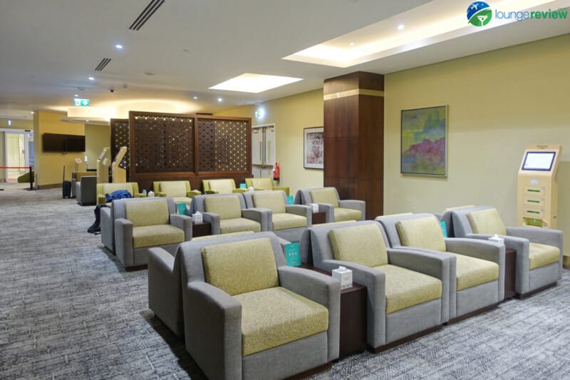 Lounge Review: flynas naSmiles Lounge operated by Hayyak Lounge - JED ...