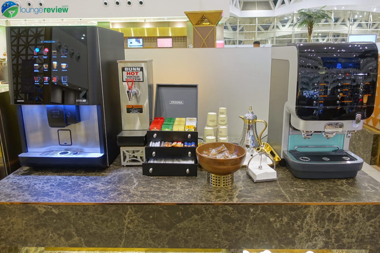 Lounge Review: Hayyak Lounge - RUH Terminal 3 - LoungeReview.com