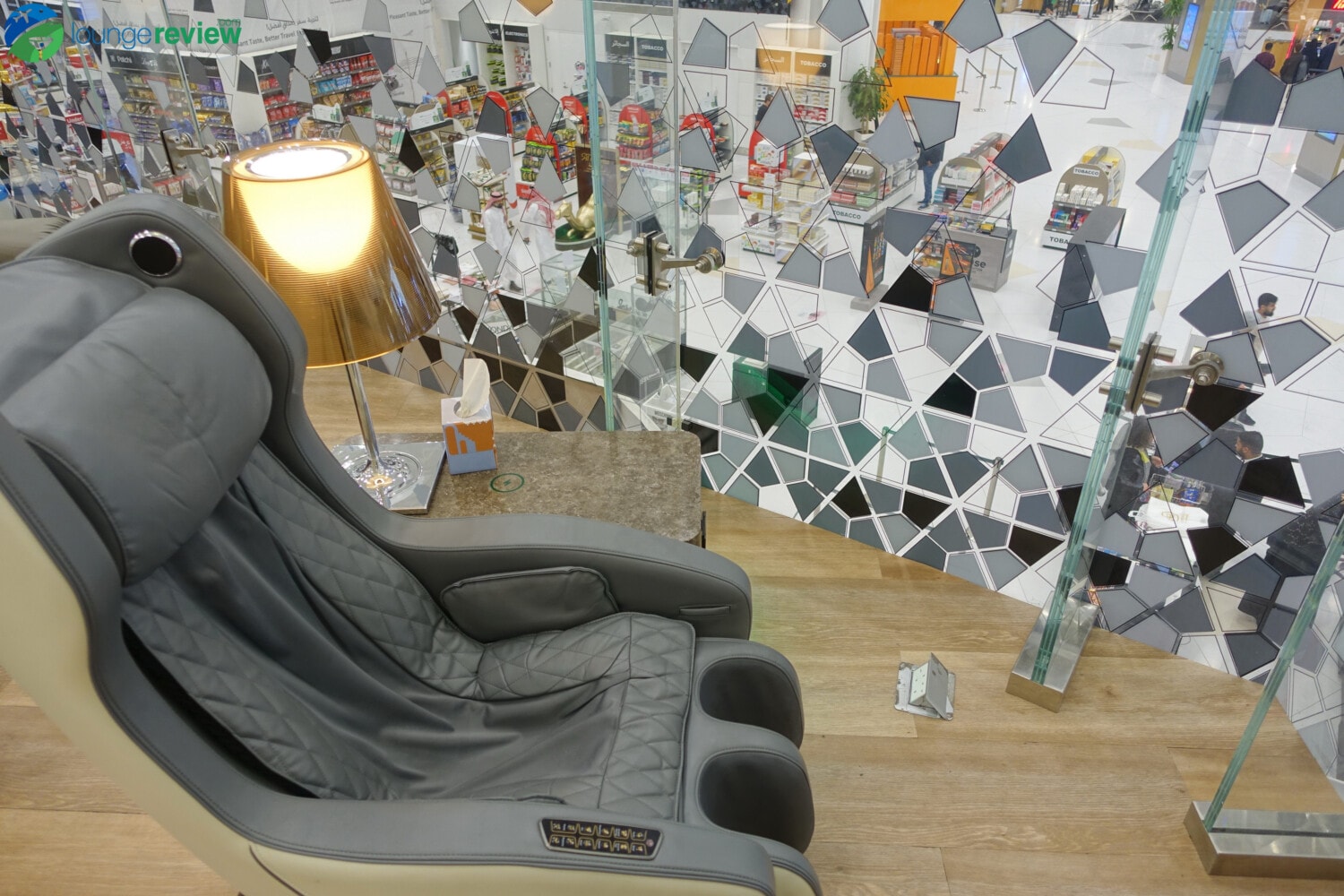 Lounge Review: Hayyak Lounge - RUH Terminal 3 - LoungeReview.com