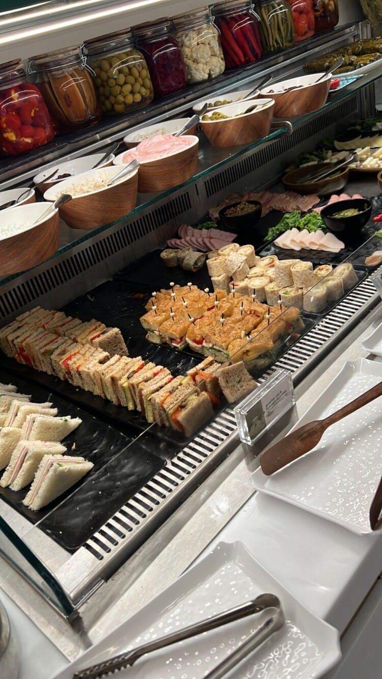 Lounge Review: Skala Lounge - LCA - LoungeReview.com