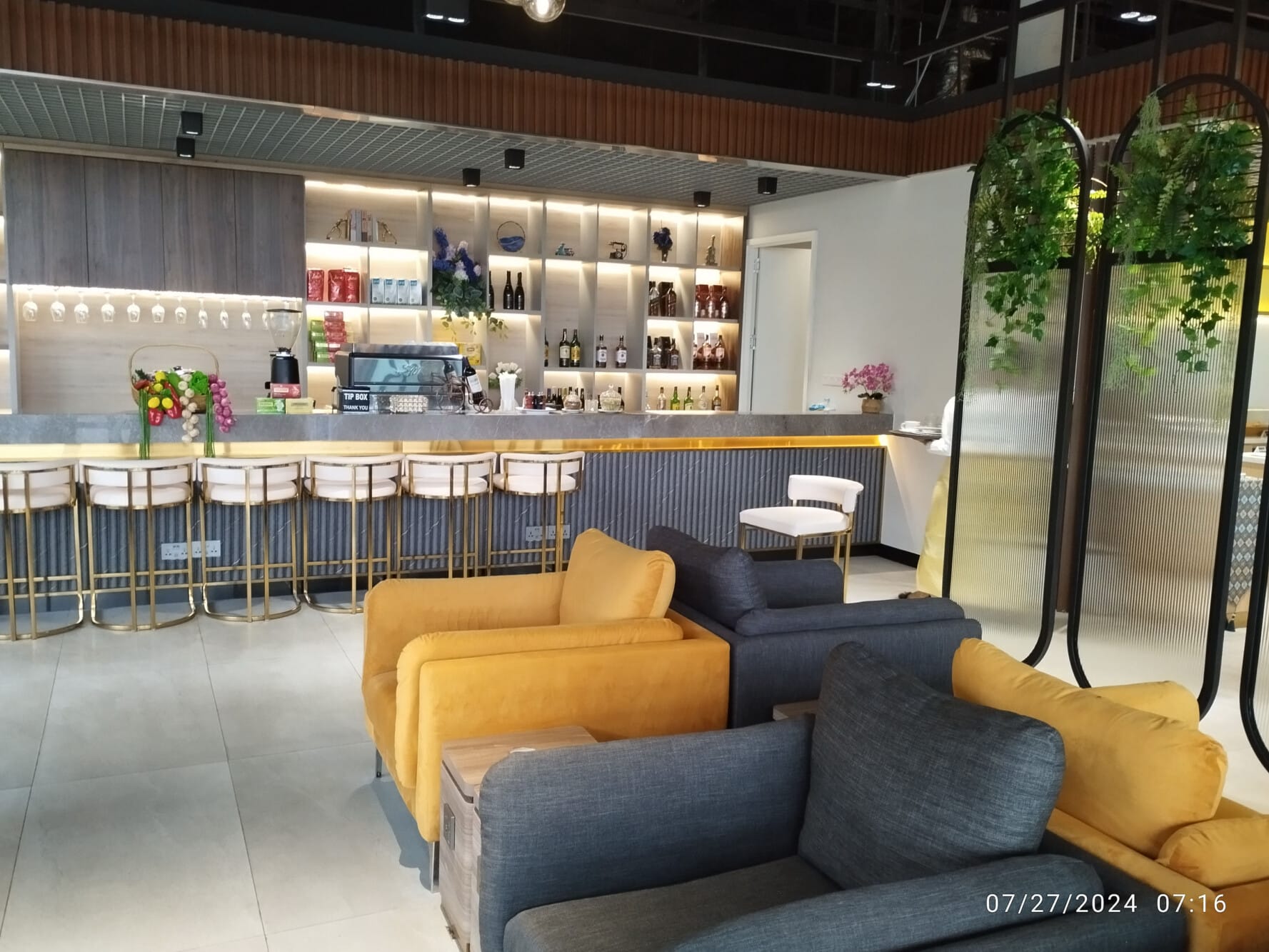 Lounge Review: Angkor Lounge - SAI - LoungeReview.com