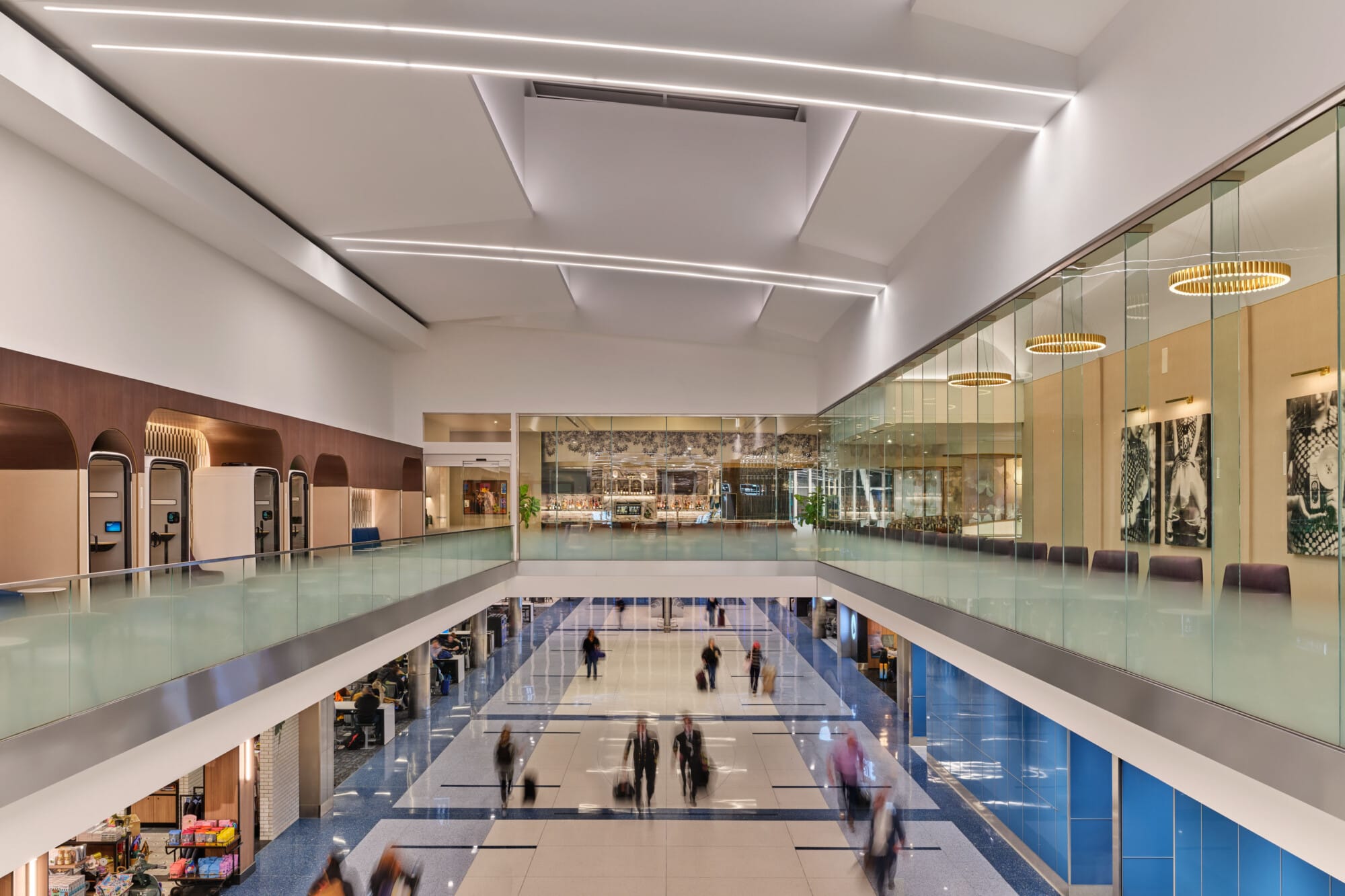 Lounge Review: Delta Sky Club - CLT - LoungeReview.com