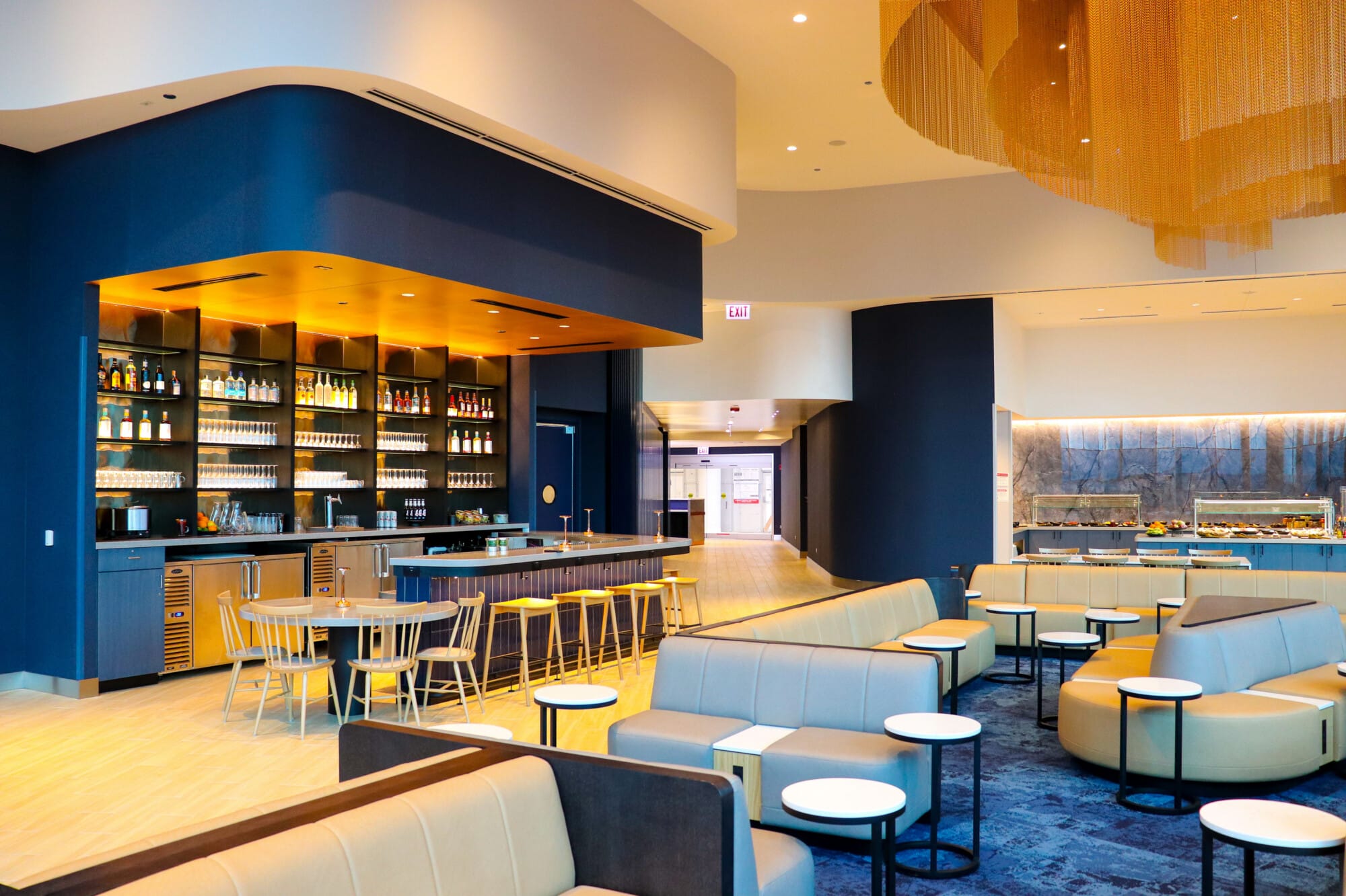 Lounge Review: LOT Business Lounge - ORD - LoungeReview.com