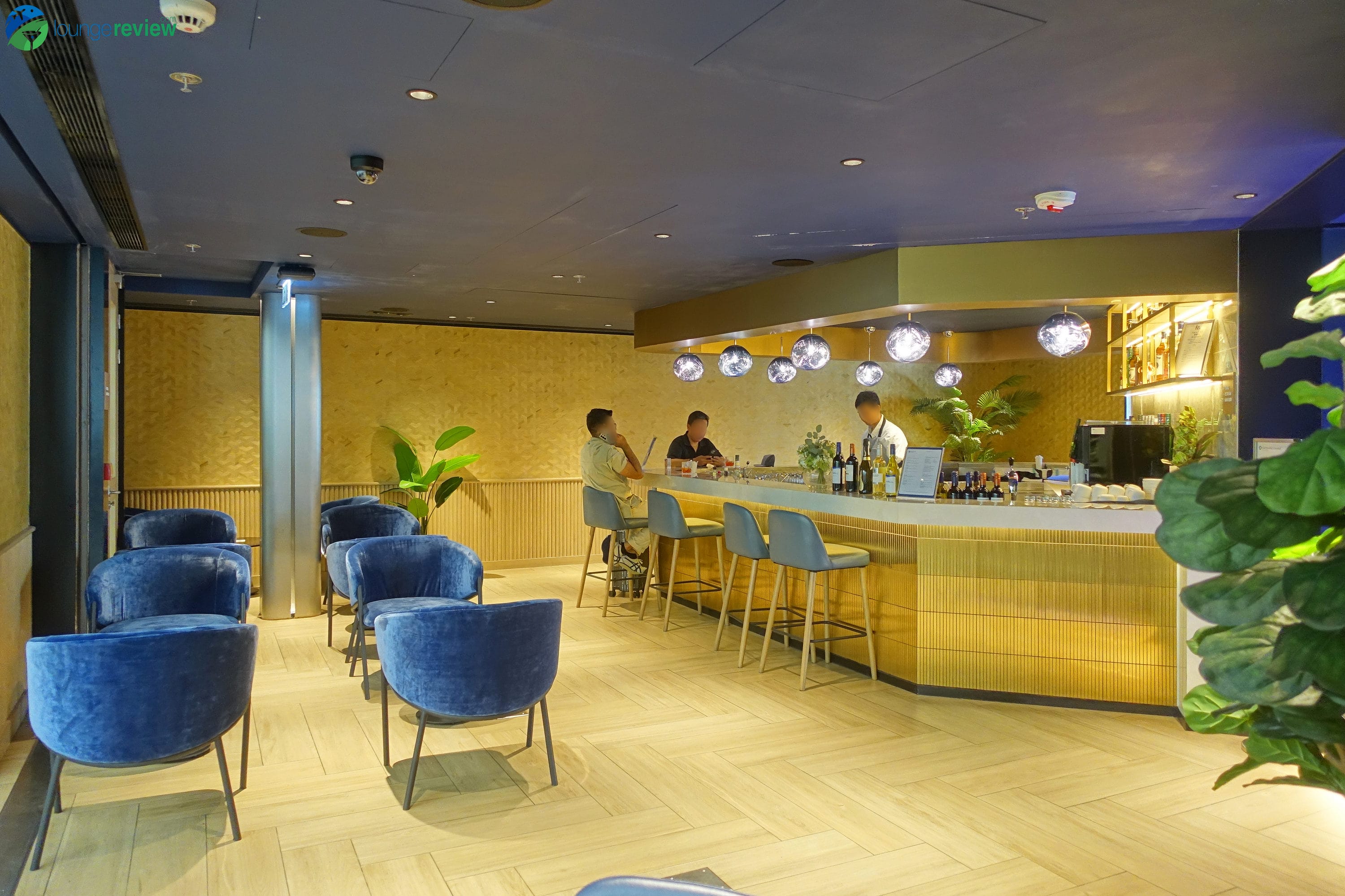 Kyra Lounge - LoungeReview.com